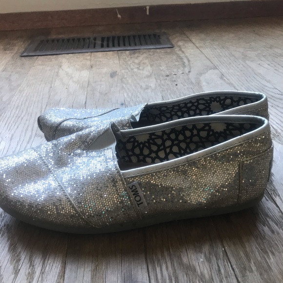 Toms | Shoes | Toms Silver Glitter Sparkle Slip On Shoes Size 6 | Poshmark